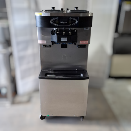 Used Taylor C712 Soft Serve Machine – High Yield & Dual Flavour